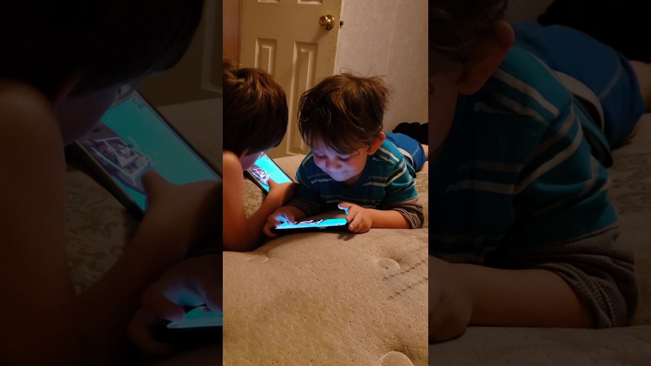 Kids Playing Roblox - YouTube
