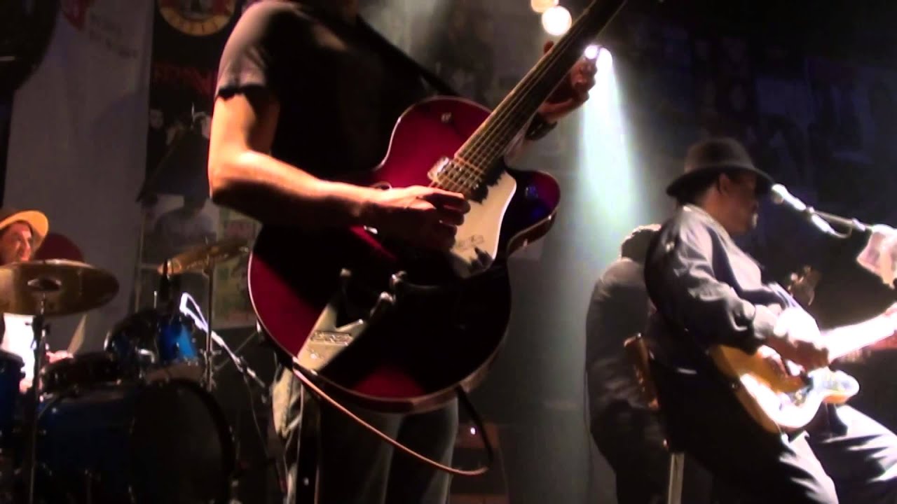 Oi Blues By Night - Dave Riley e Artur Menezes - YouTube