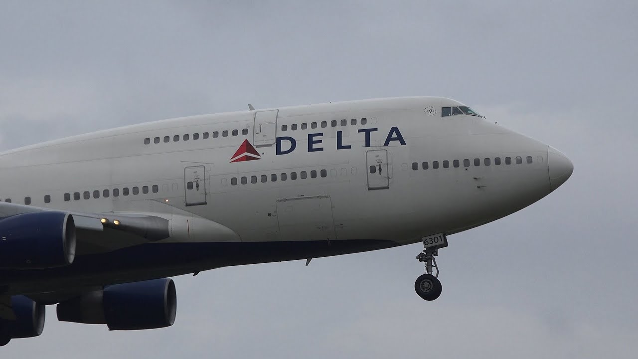 Delta Air Lines Boeing 747-400 N661US Landing at NRT 16R - YouTube