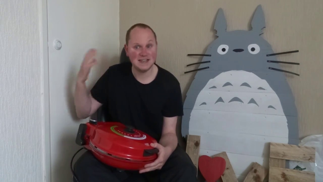 Product review of the Giles & Posner Bella Pizza Maker(EK2309) - YouTube