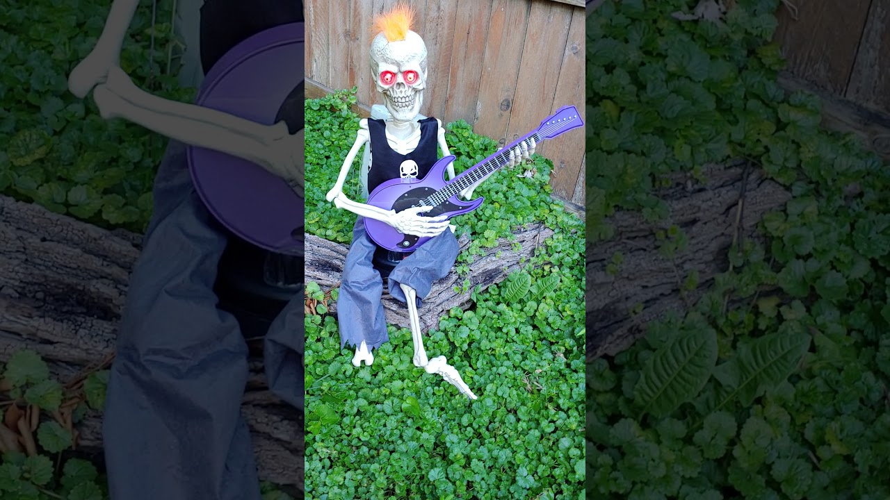 Skeleton Bites the Dust - YouTube