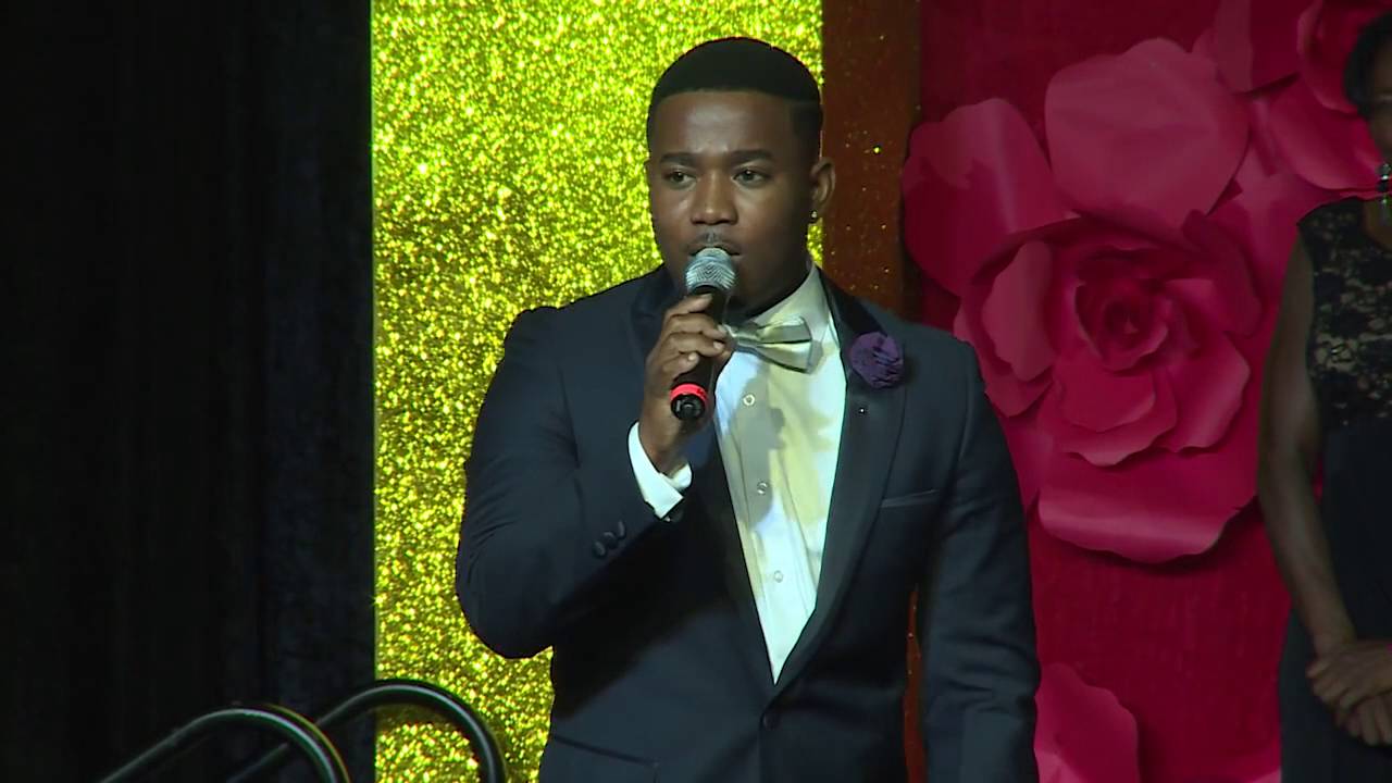 Sammi Starr accepts the 2016 Bahamian Icon Award for Music - YouTube