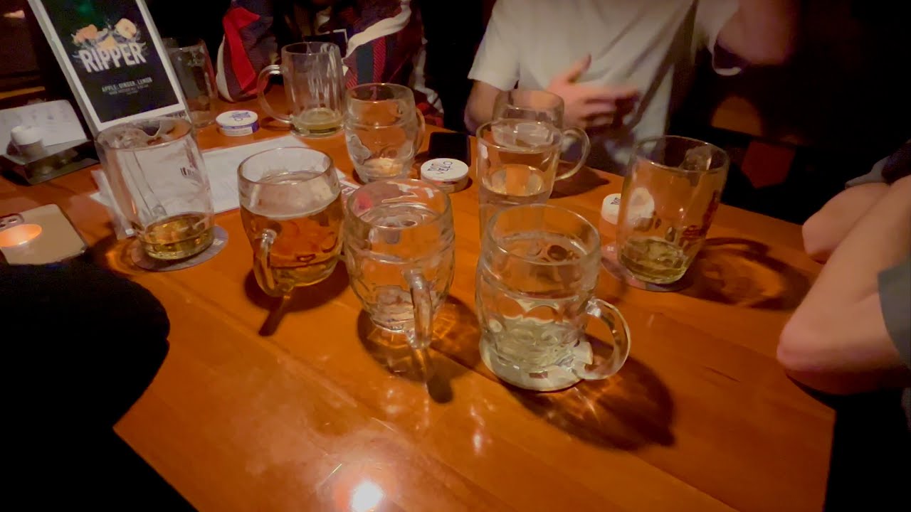 Beer meeting with friends 🍻 | 4K 60fps - YouTube