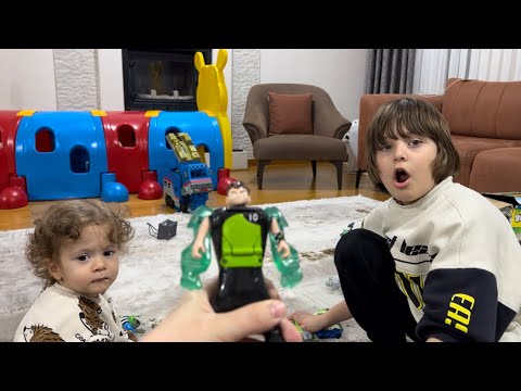 Fatih selim Ben 10 karavanı ve karakterleri çıkardı.Peşindeki kardeşi ve kedi onu rahat bırakmadı