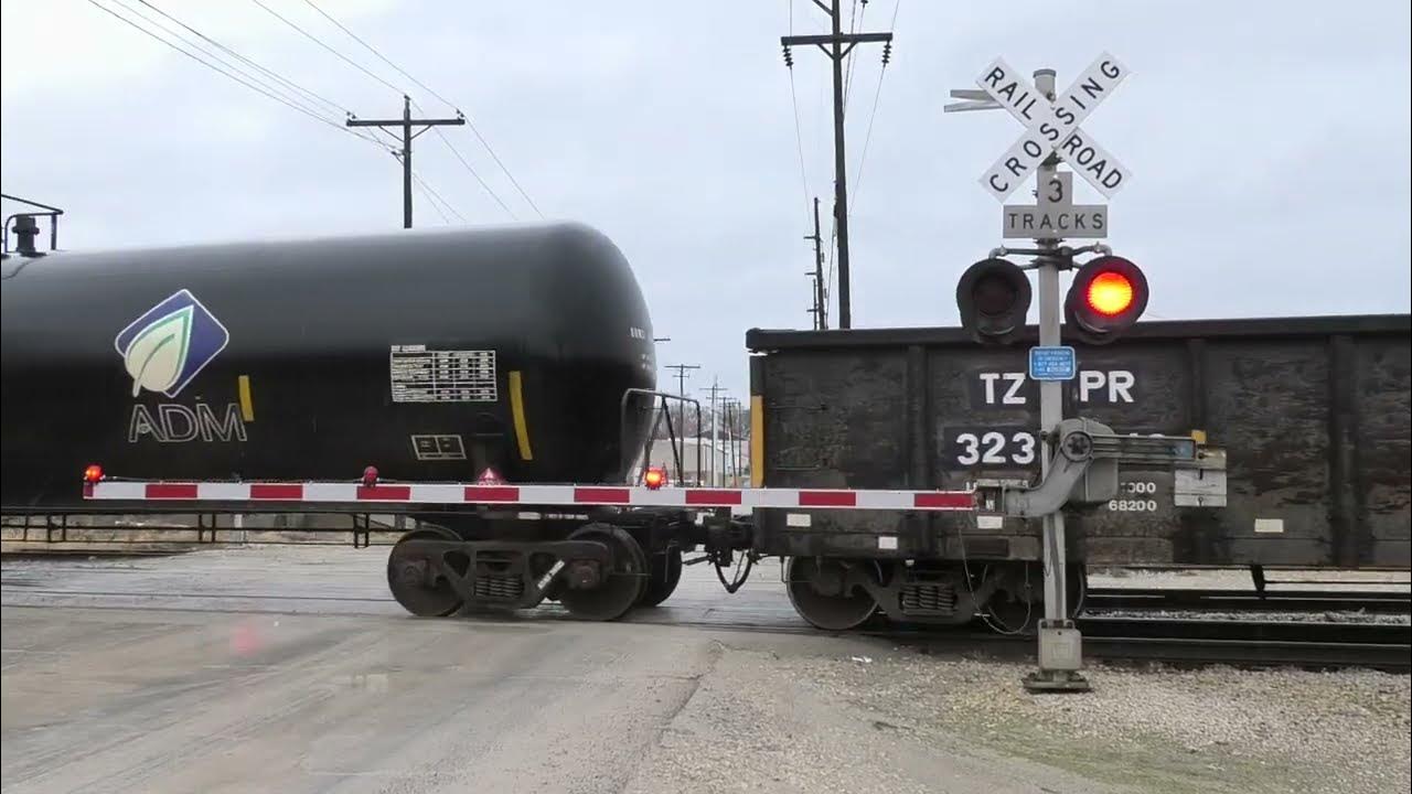 UP 8324 North in Peoria, IL 1/16/23 - YouTube
