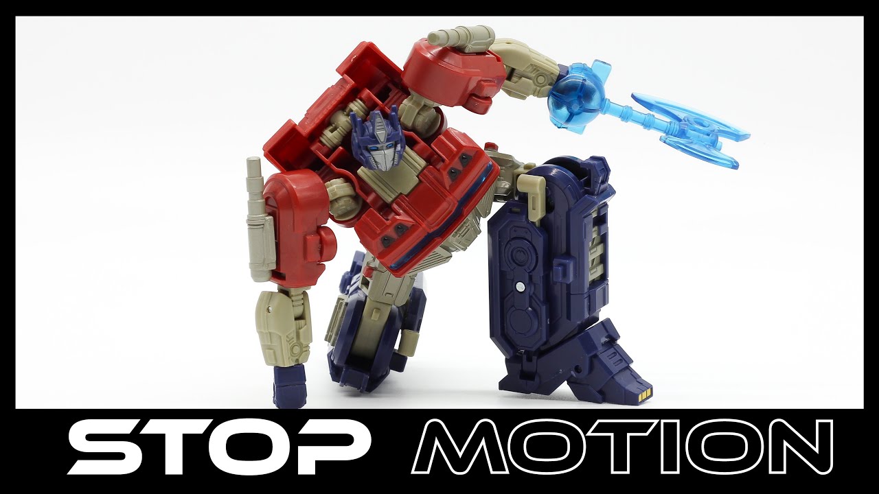 TRANSFORMERS ONE Studio Series 112 Deluxe Class OPTIMUS PRIME - YouTube