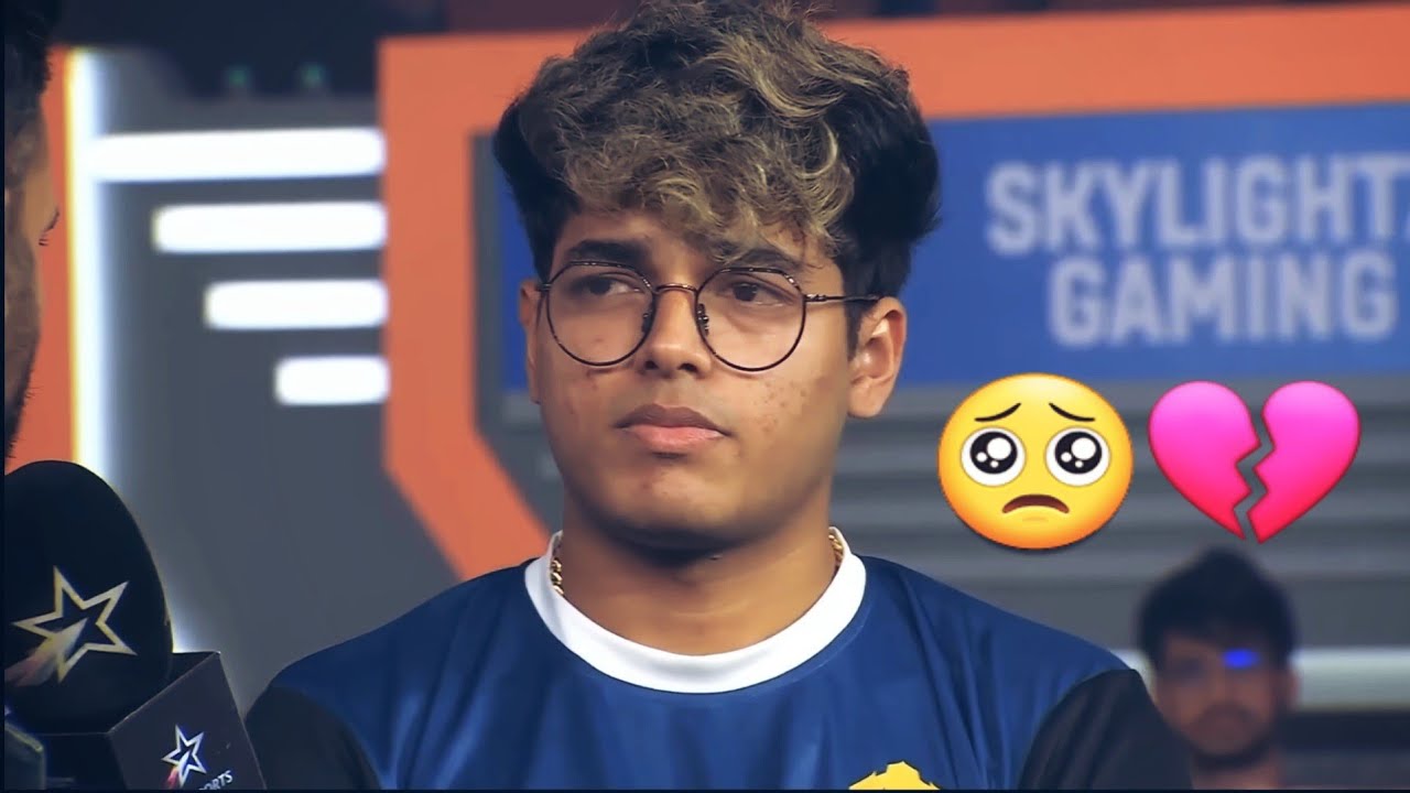 Jonathan Crying on Stage😢💛 - YouTube