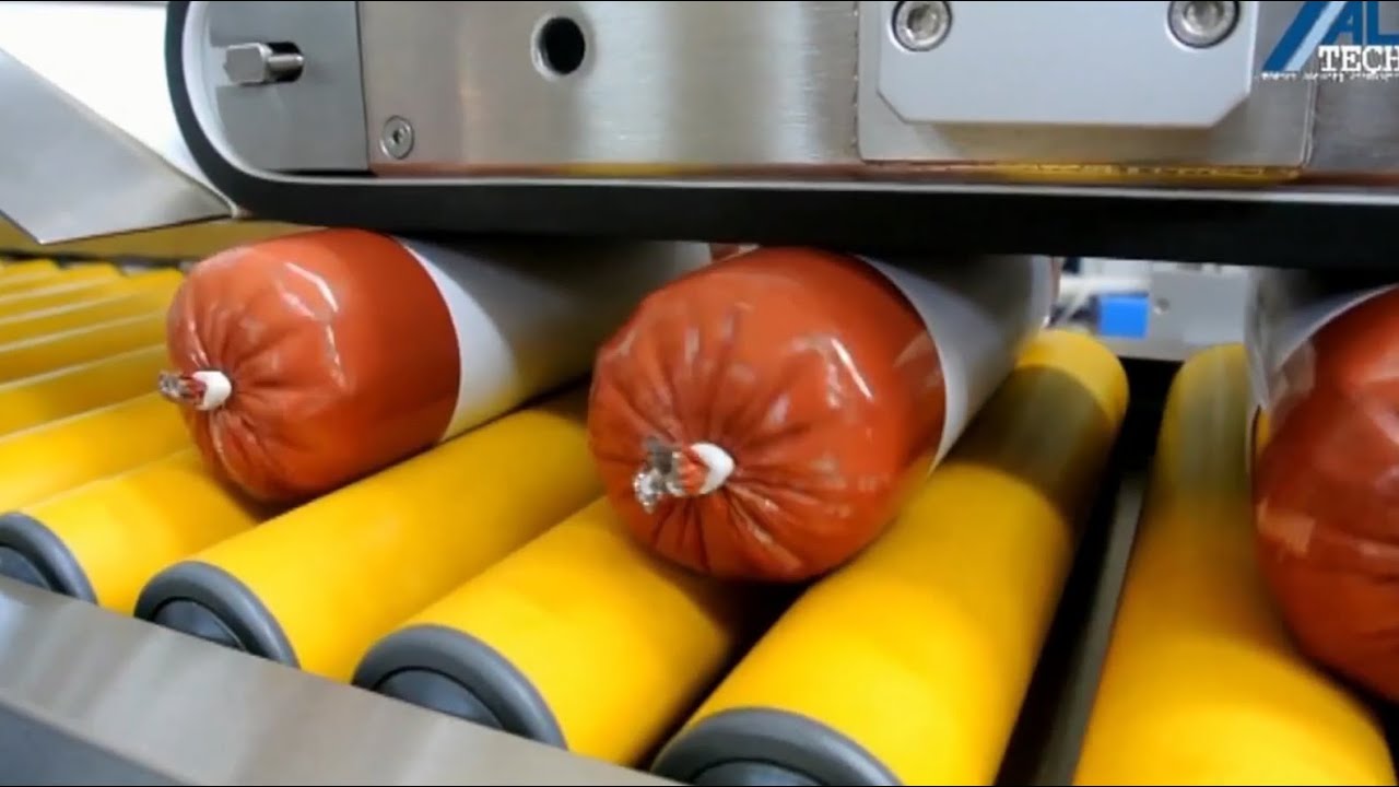 Etichettatrice per salumi - Automatic sausage labelling machine - YouTube