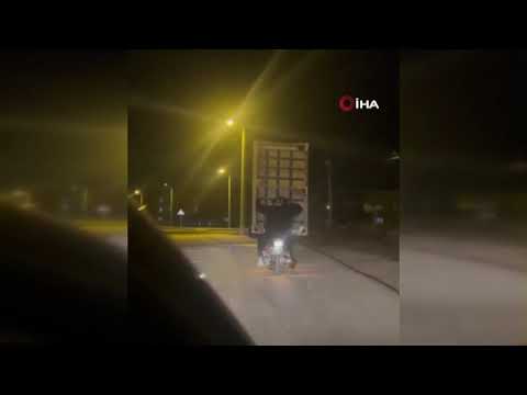 Sonunda bunu da gördük! Motosikletle kanepe taşıdılar
