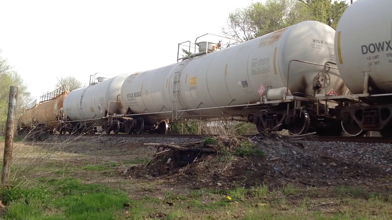 Must see!!!!!!! Wamx solo with soo line Grain car and Union Pacific ...