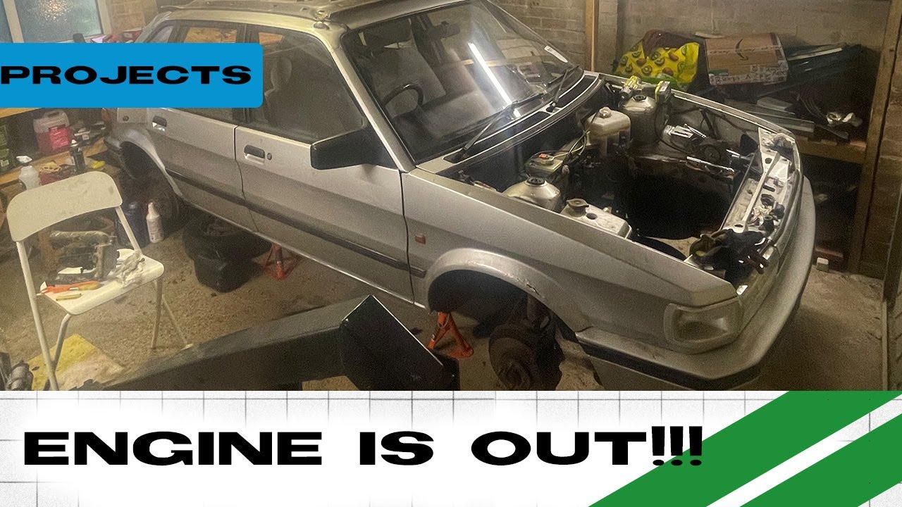 FINALLY! The ENGINE IS OUT! - Austin Maestro Rebuild Part 4 - YouTube