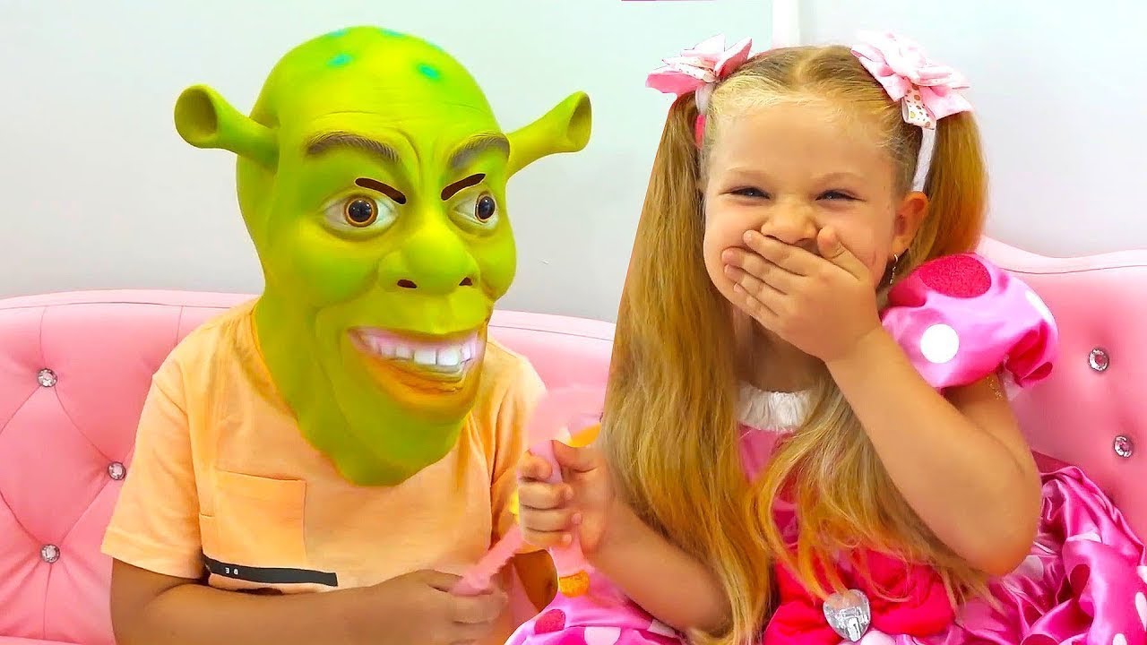 Diana e Roma abrem novos brinquedos - YouTube