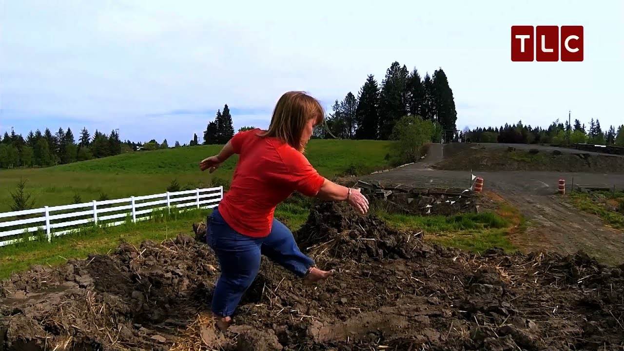 Amy Does the Mud Run | Little People, Big World - YouTube