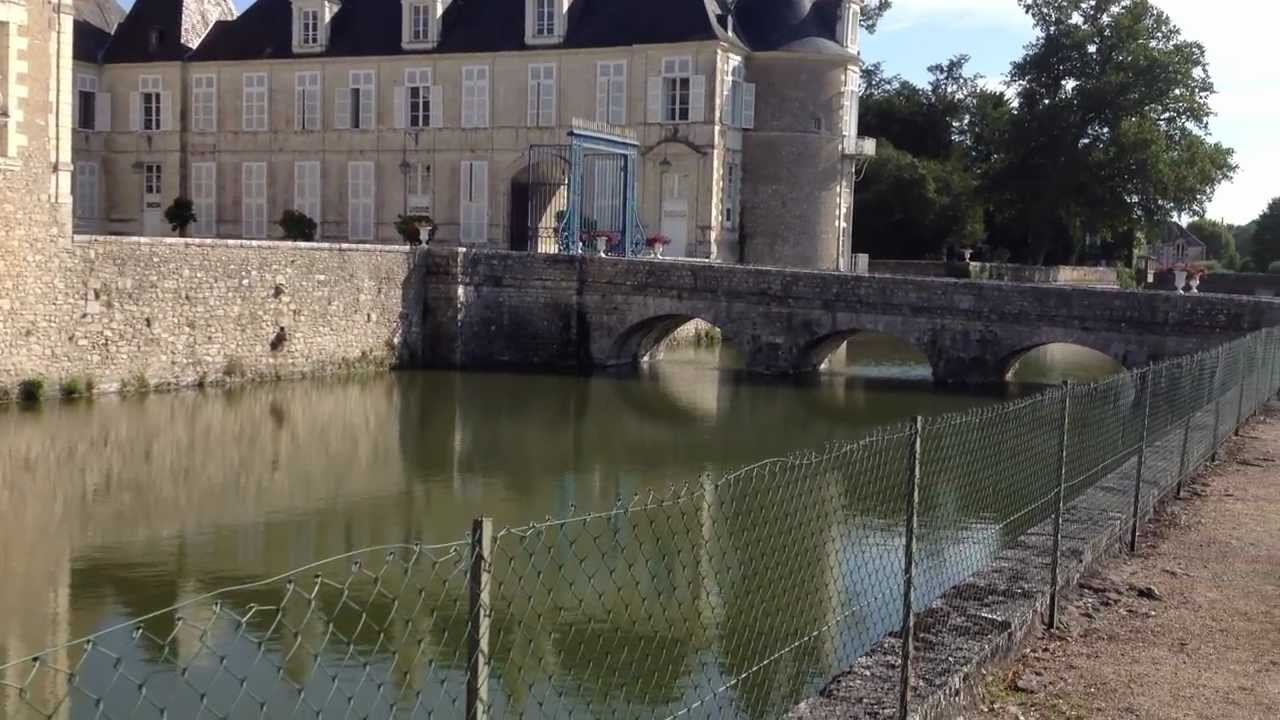 Chateau d'Avaray la rivière - YouTube