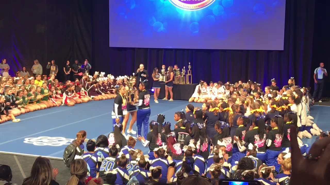 Oak Ridge (CA) Large Varsity NT Cheer @ Nationals AWARDS 2019 - YouTube