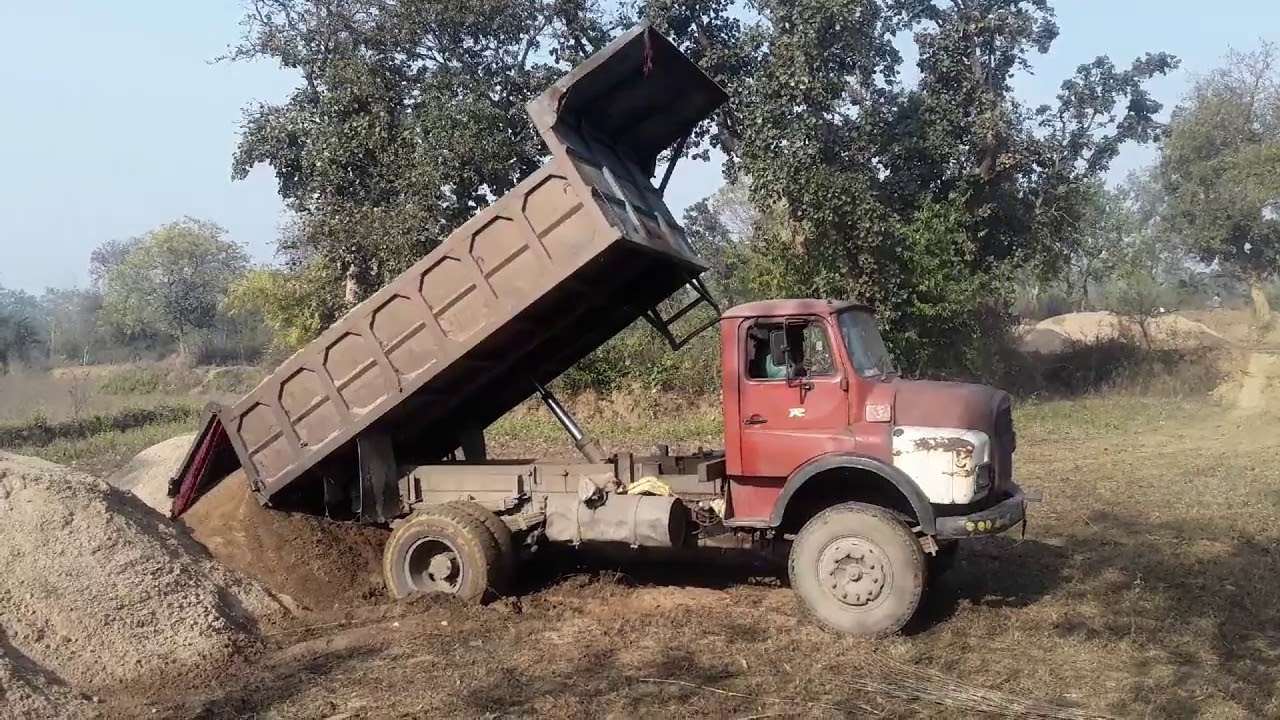 Tata Dumfer tipper unloading sand after weight - YouTube