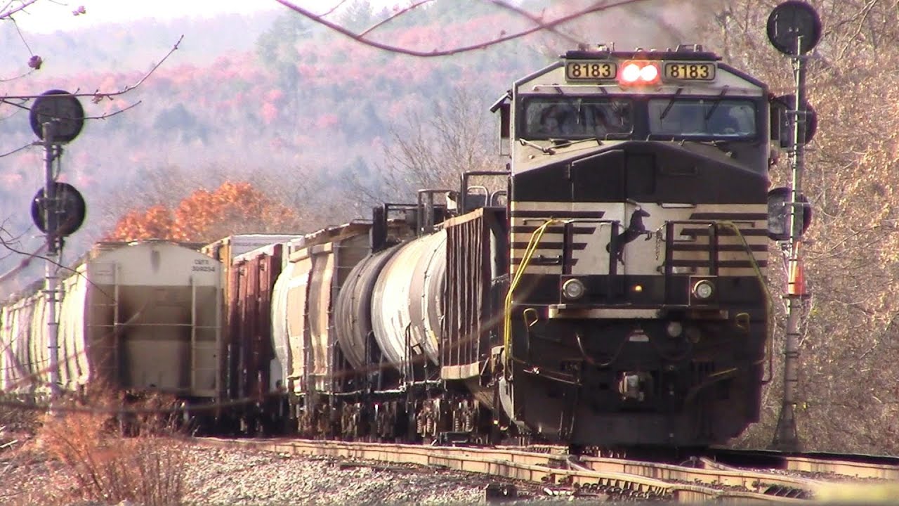 Busy Fall Morning at the NS Gang Mills Yard - YouTube