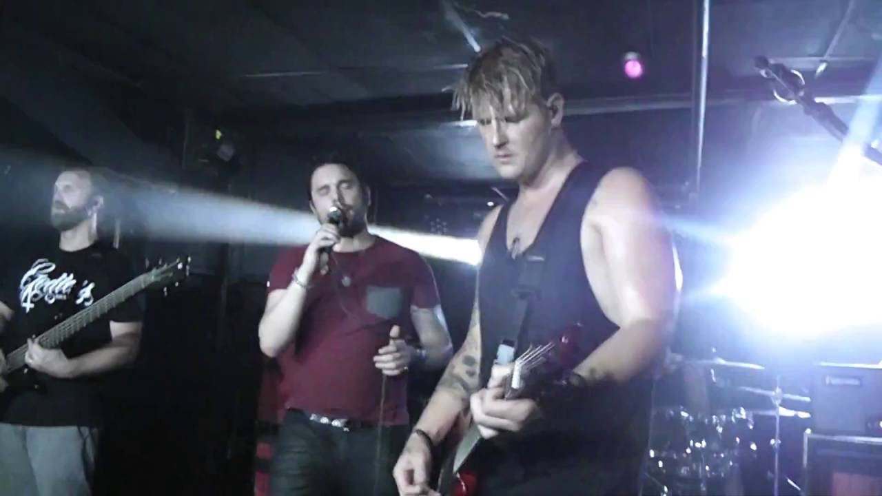 Trapt - Stand Up / Still Frame Live - YouTube