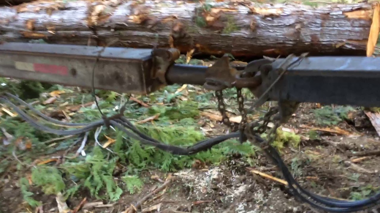 How a log trailer compensator works. - YouTube
