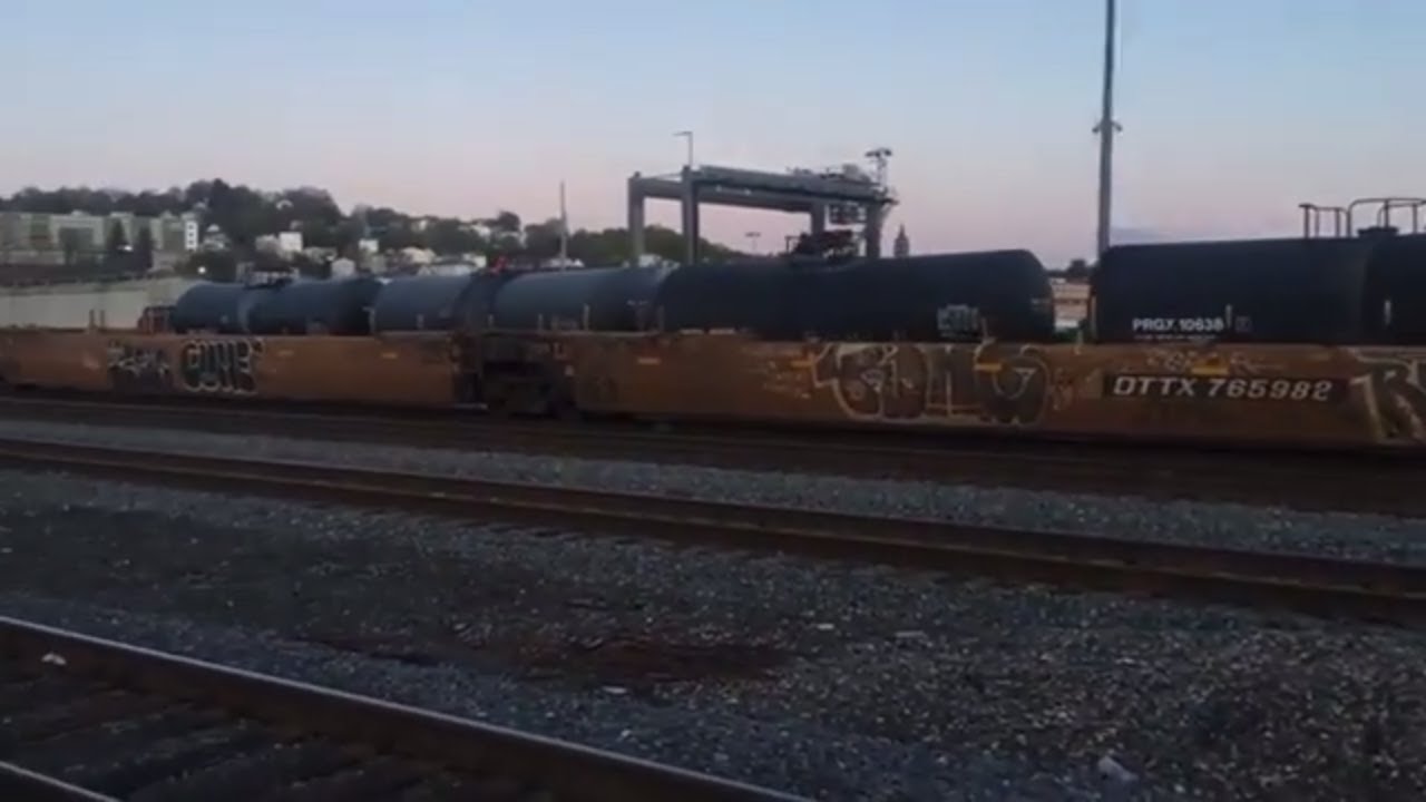 CSX OPTICAL ILLUSION FREIGHT TRAIN - YouTube