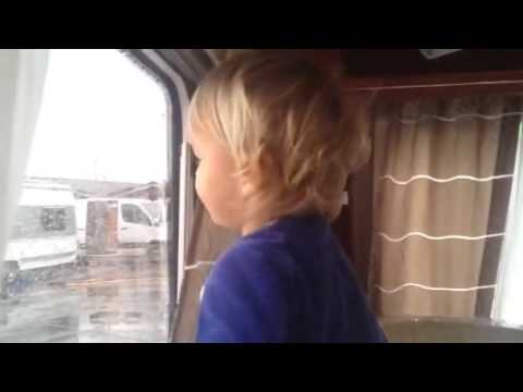 Bébé Aaron payen ismael gitan Paris - YouTube