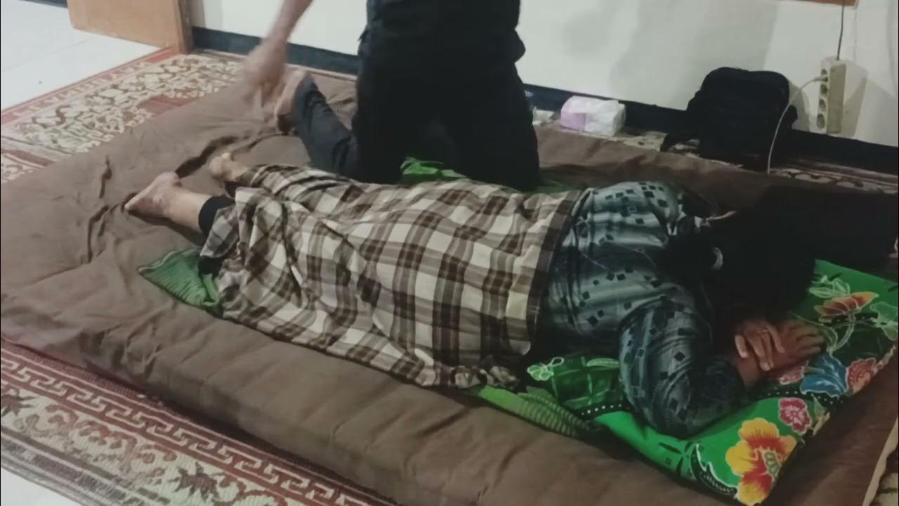 pijat tradisional urut kaki dan punggung kemeng - YouTube