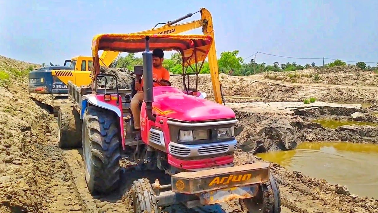 HYUNDAI 245LR SMART VS Mahindra Arjun 555Di Mahindra Shaktimaan 614 Tractor loding - YouTube