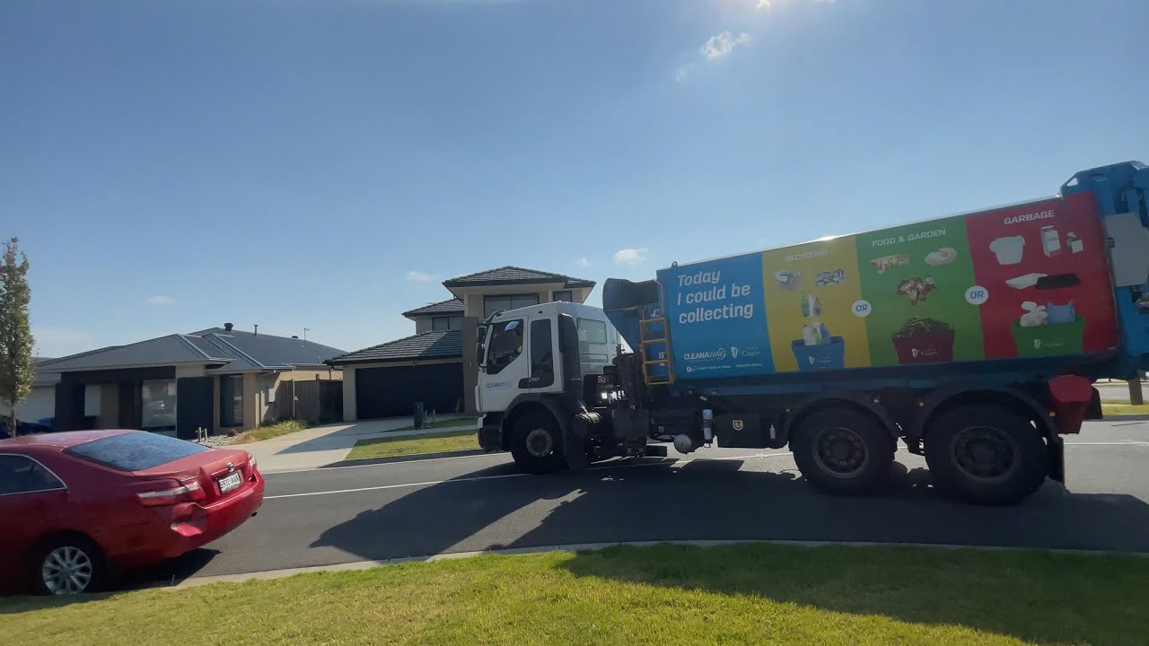 Casey green waste with (sl01363) replacing the broken truck - YouTube