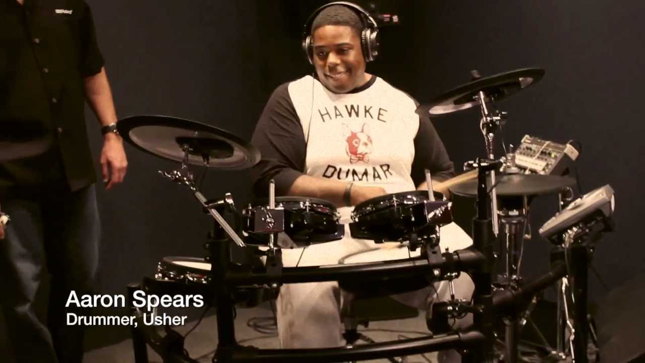 Usher's Band Members Valdez & Aaron Jamming - YouTube