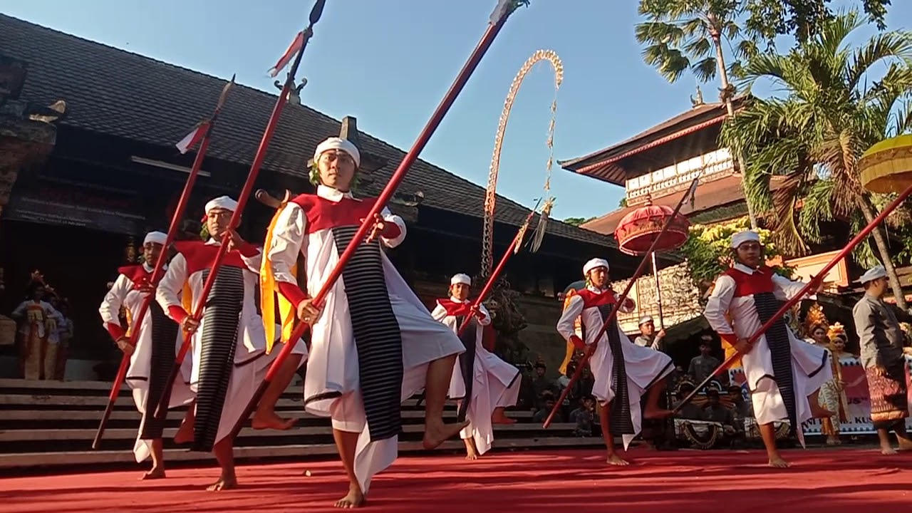 Tari Baris Desa Sinabun Kec. Sawan. Buleleng. Bali - YouTube