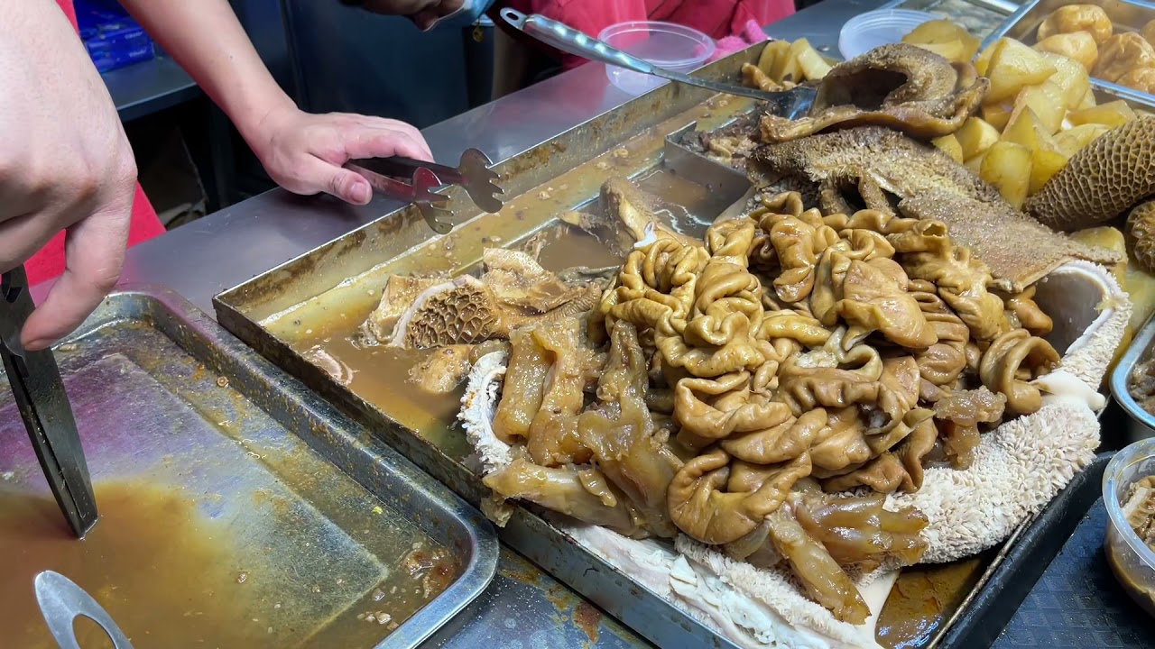 Beef offal soup in Guangzhou Chinese Street Food - YouTube