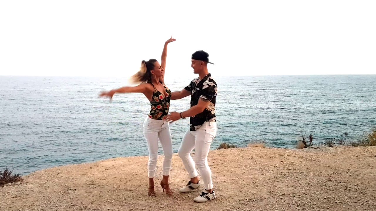 Salsa OnStage Benidorm - Bachata Beach Dance 2019 - YouTube