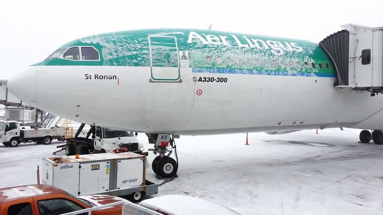 Aer Lingus A330 Airbus at JetBlue Terminal 5 during snow storm by ...