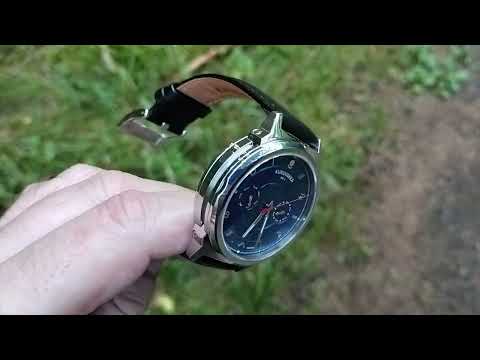 Checking the RAE-3 with deep blue dial