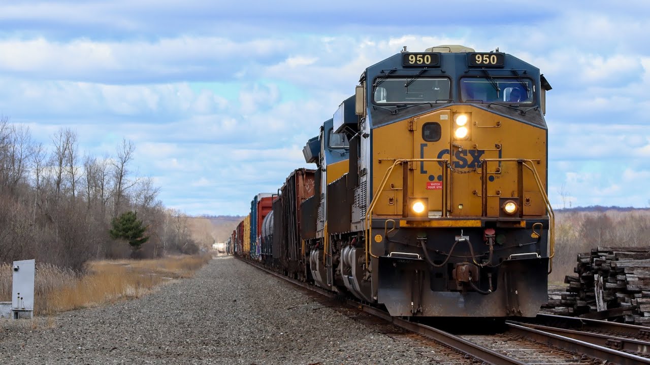 CSX 950 leads X409 down the NS Youngstown Line!! - YouTube
