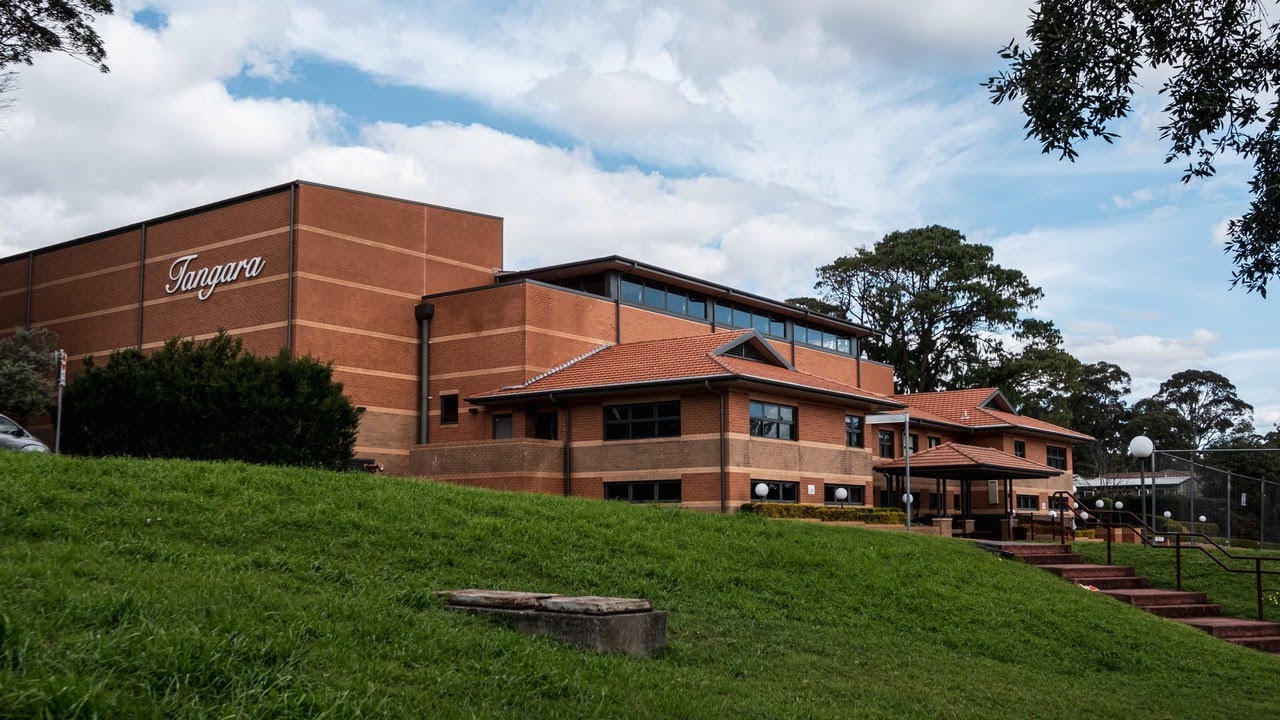 Western Sydney school cluster grows after students attend retreat - YouTube