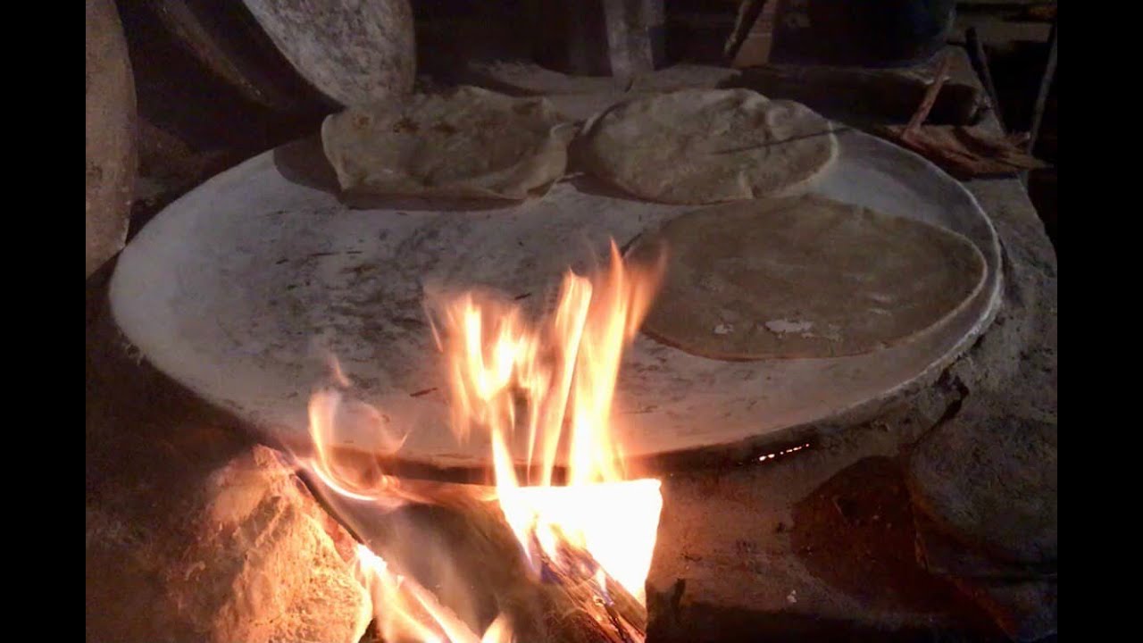 Haciendo comal de barro para tortillas, Alfarería parte 3. - YouTube