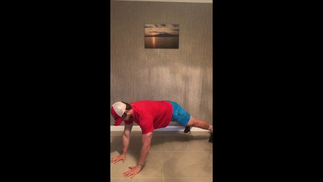 Plank alternating shoulder taps - YouTube