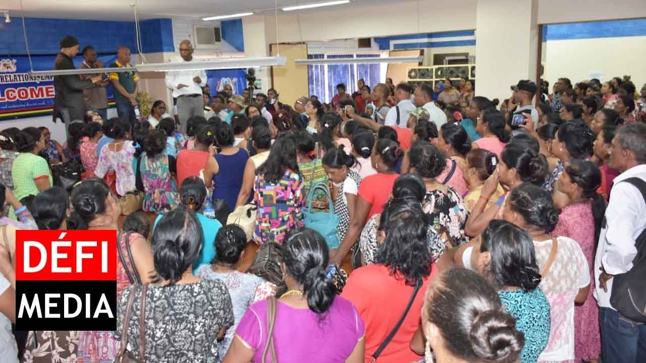 Des ex-employés de Palmar Ltée investissent le bâtiment du ministère du ...