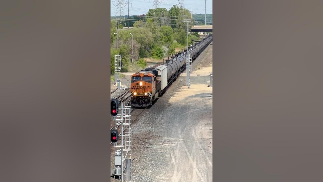 BNSF 6964 Eastbound Tankers at Newport, MN - YouTube