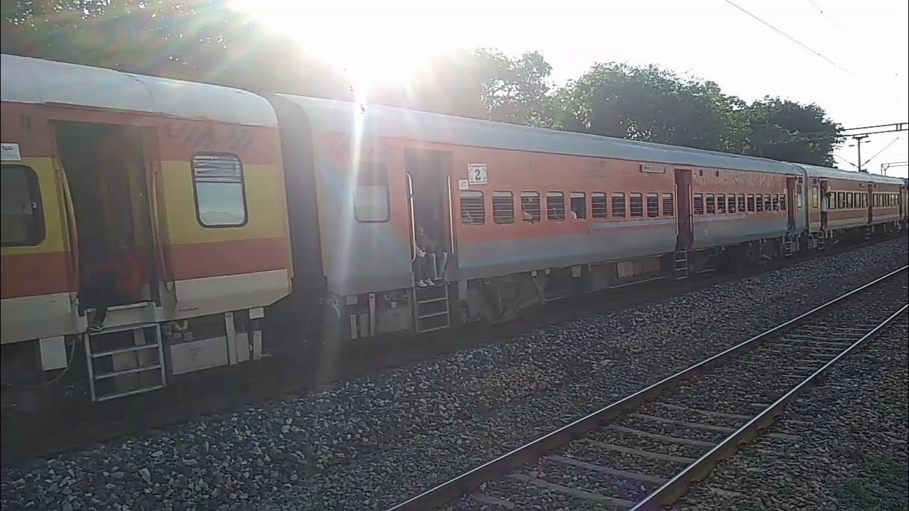 13020 VS 14617 Bagh Express And Jansewa Express Meets Together - YouTube