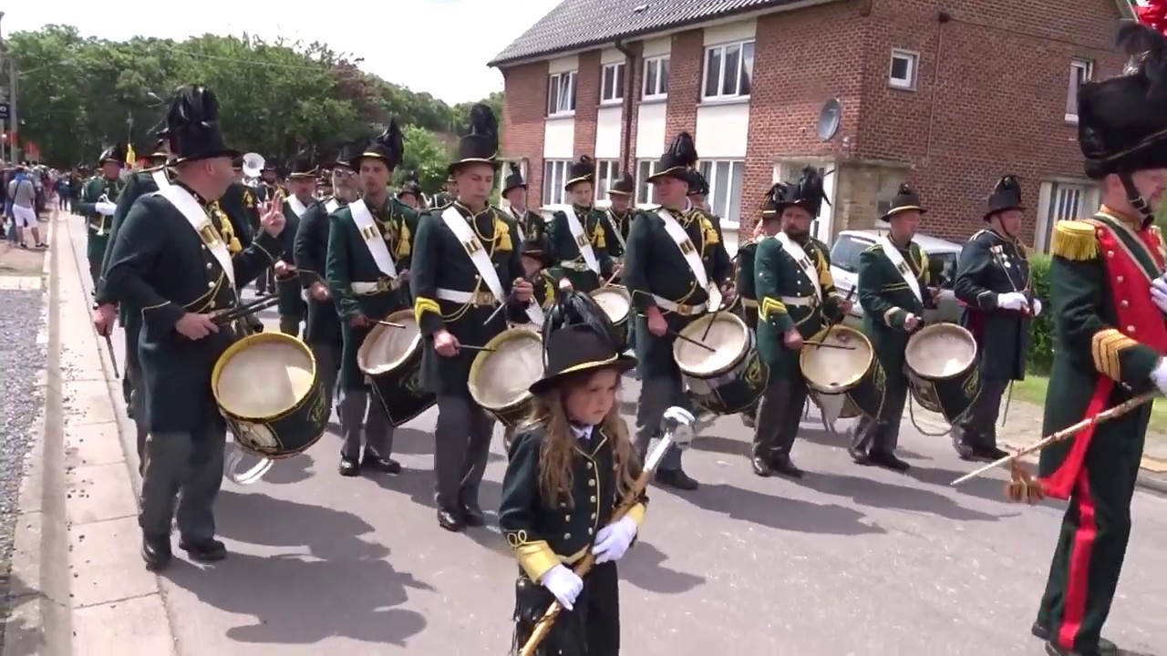 Marche Saint Roch à Thuin 2017 - YouTube