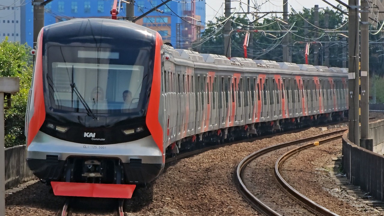 [4K] Stasiun Jayakarta: Kompilasi Kereta CLI-125, JR 205, TM 6000 | KRL ...
