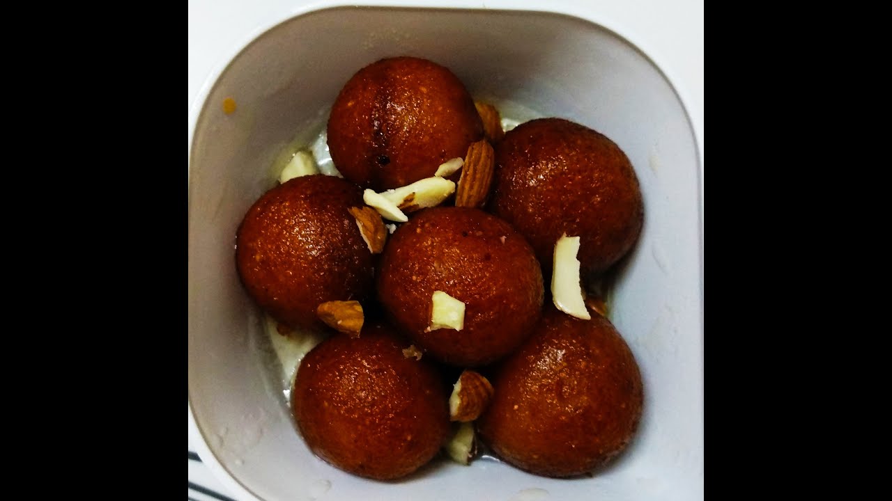 SUJI GULAB JAMUN/ BENGALI JUICY SWEET GOLAP JAAM/ QUICK AND EASY GULAB ...