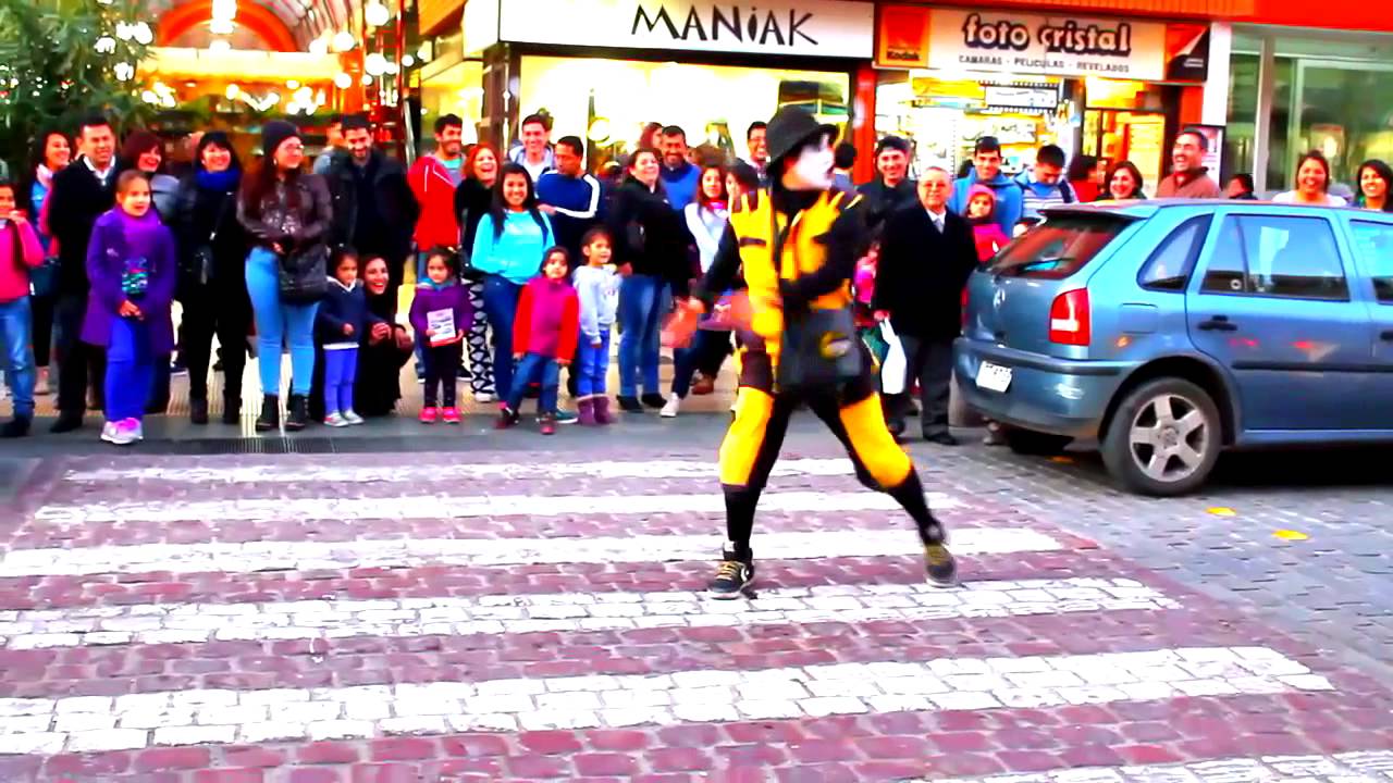 Funny street show Mimo BLANQUITO viña del mar Chile - YouTube
