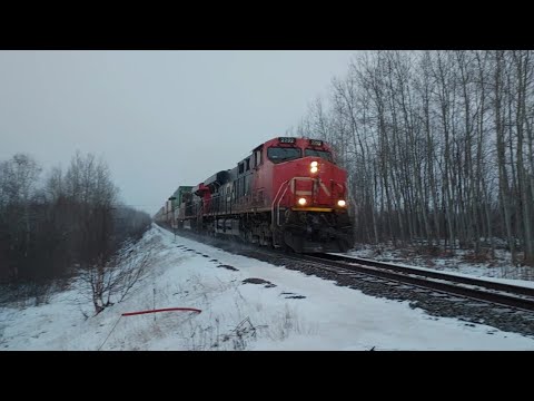 12/3/23 NICE WINTER K5HL! CN 2292 Intermodal Train 107 (1) - YouTube