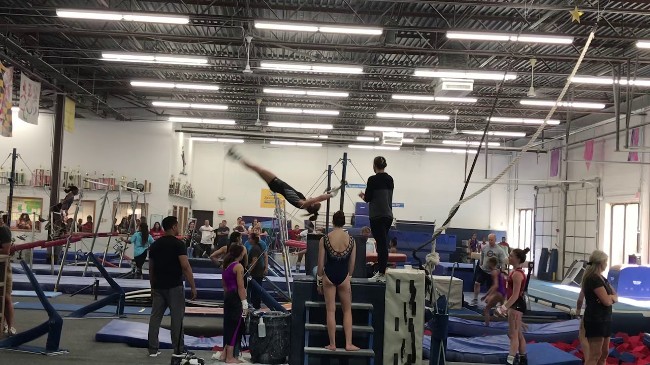 Pike Tkatchev at Hills NCAA showcase! - YouTube