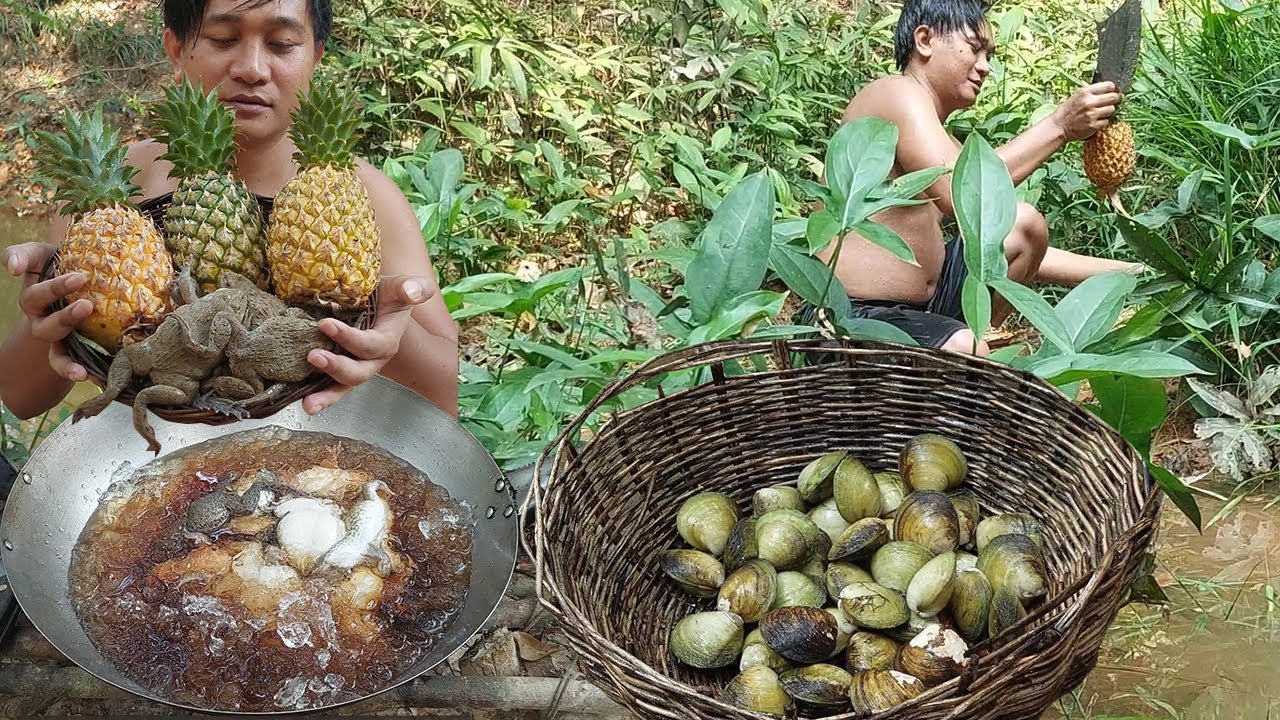 Catch and cooked frogs with pineapples - River clams fried with holy ...