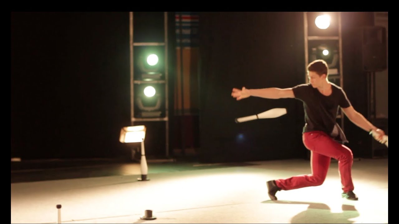 Nathan Biggs-Penton Juggling Act - YouTube