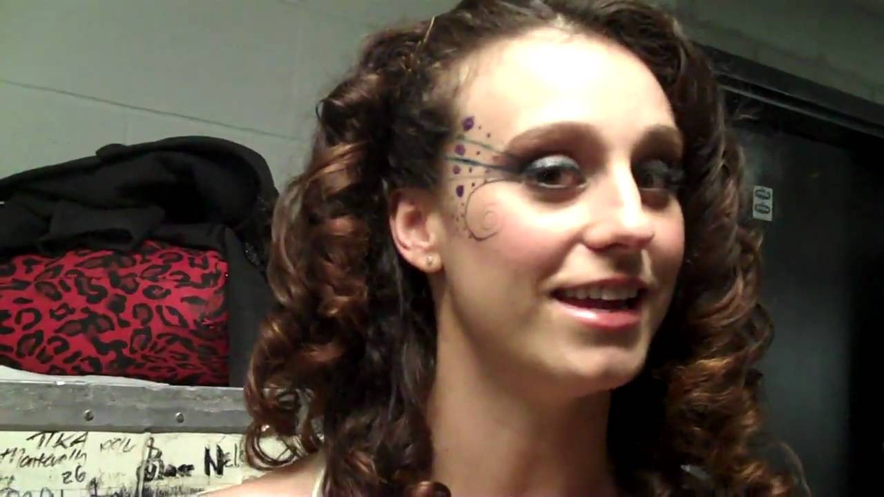 KiM MaNNinG...SpeCtAcuLaR...RoLLeR GiRL...**ReW & WhO?* - YouTube